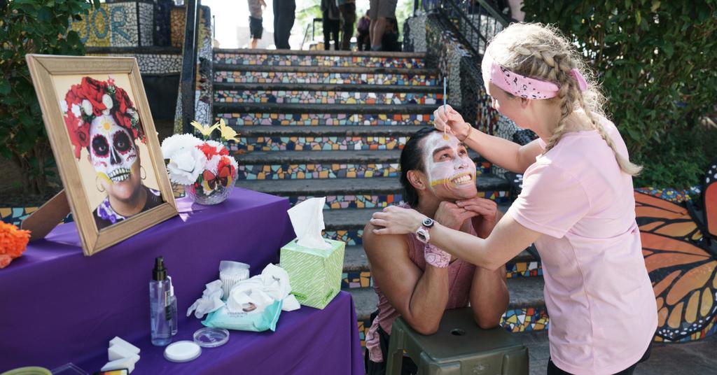 How Do You Get on The Amazing Race? It's a Whole Process