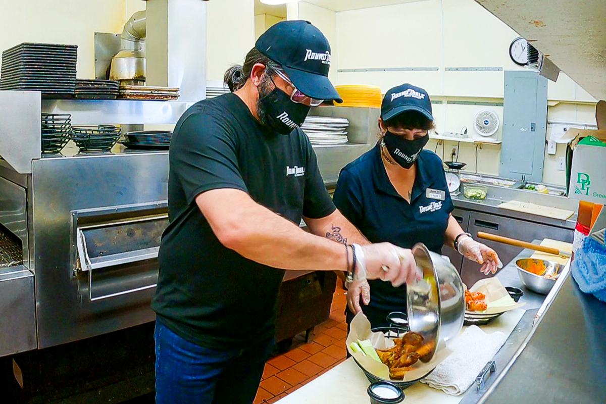 'Undercover Boss': Round Table Pizza CEO Paul Damico Forced to Clean ...