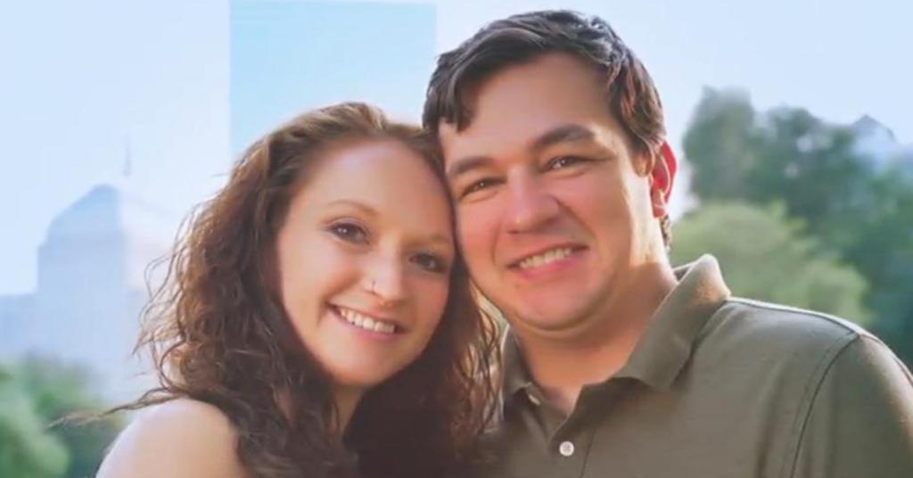 Seeking Sister Wife: Ashley and Sarah Flirt in Front of Shane (EXCLUSIVE CLIP)