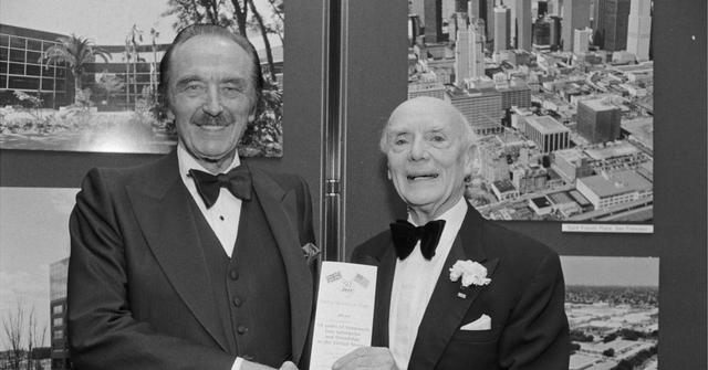 What Happened to Fred Trump’s Face? The Internet Has a Few Theories