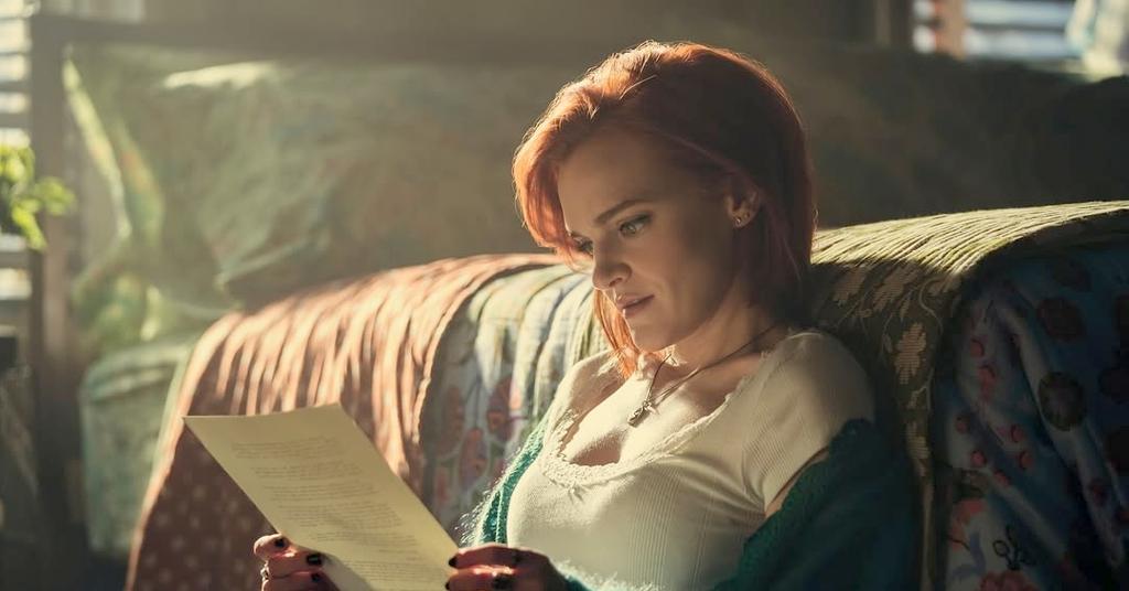 Who Plays Bronte on You Season 5? Details (SPOILERS)