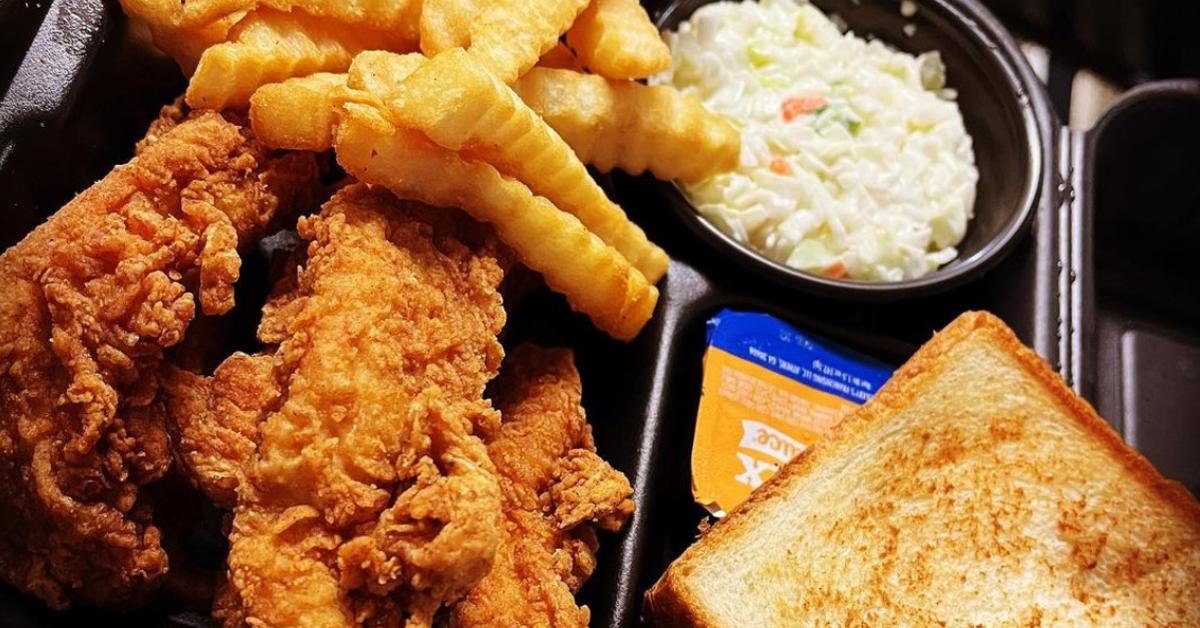 Zaxby’s Serves TikToker Deep-Fried Paper in Viral TikTok