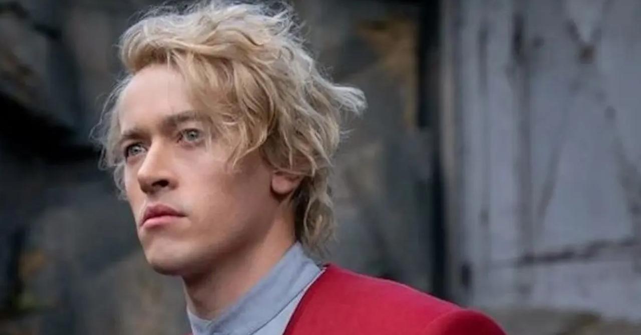 Why Does President Snow Cough Up Blood in Hunger Games?