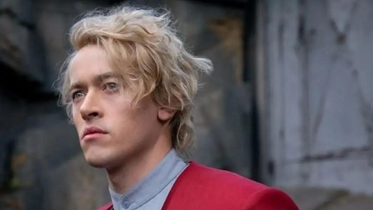 Why Does President Snow Cough Up Blood in Hunger Games?