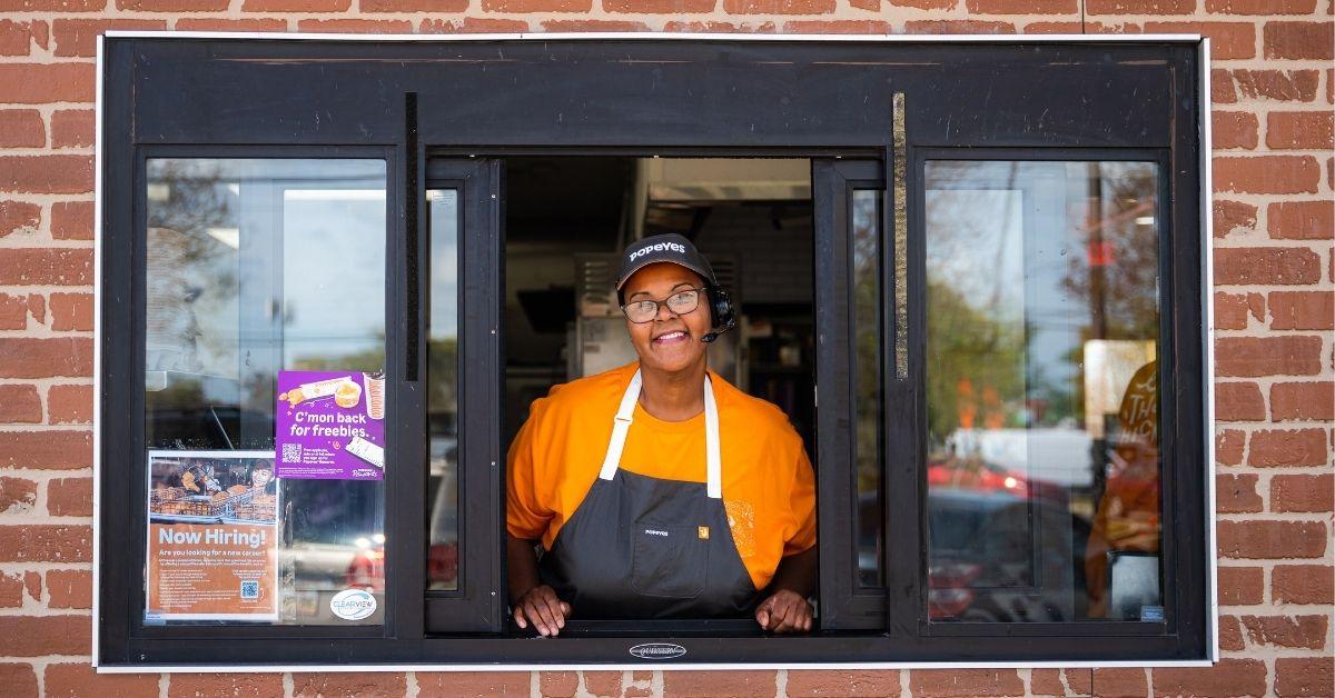 Popeyes Employee Ms. Cynthia Sings to Customers at the Drive-Thru