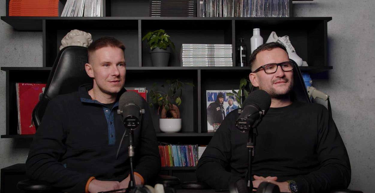 Men With the Pot Have Done a Face Reveal Off-Camera (EXCLUSIVE)