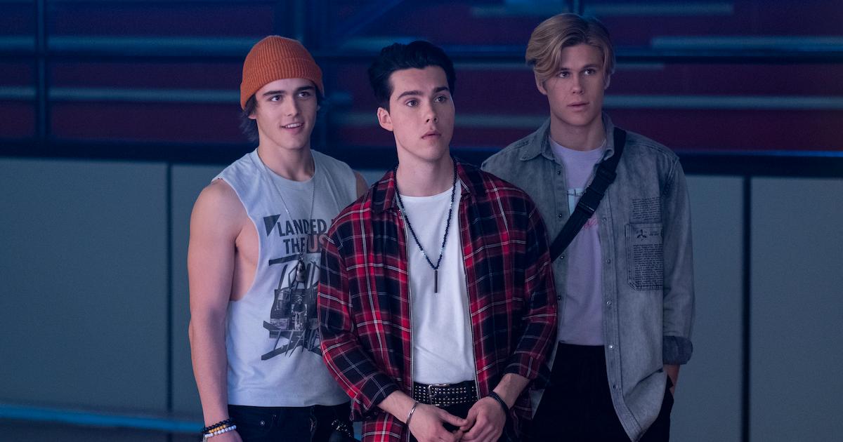 What Is Charlie Gillespie's Age? He's in 'Julie and the Phantoms'