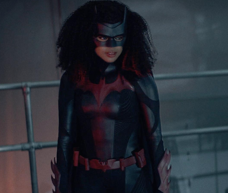 Here's How You Can Watch the Entire Arrowverse in the Right Order