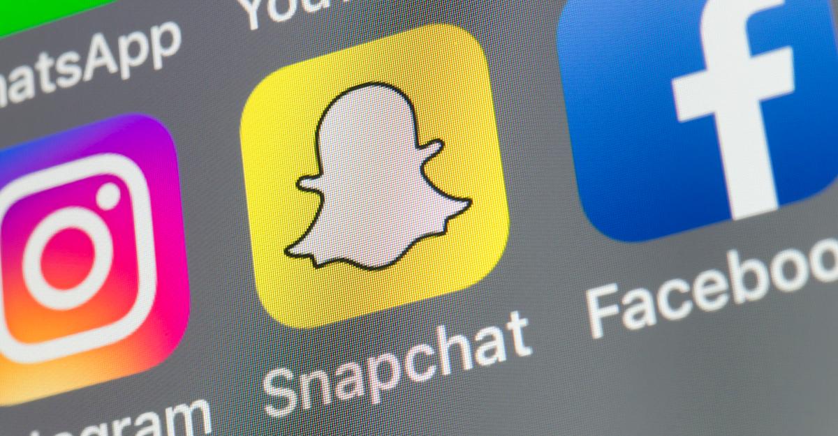 Here's How to Access Your Snapchat Year in Review for Cute Throwbacks