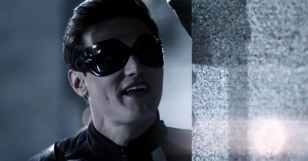 Who Replaced Hartley Sawyer and Plays the New Ralph Dibny?