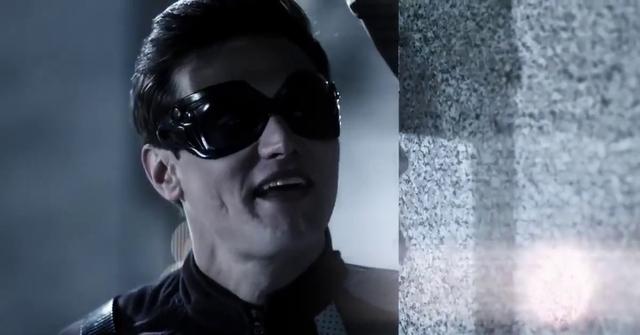 Who Replaced Hartley Sawyer and Plays the New Ralph Dibny?