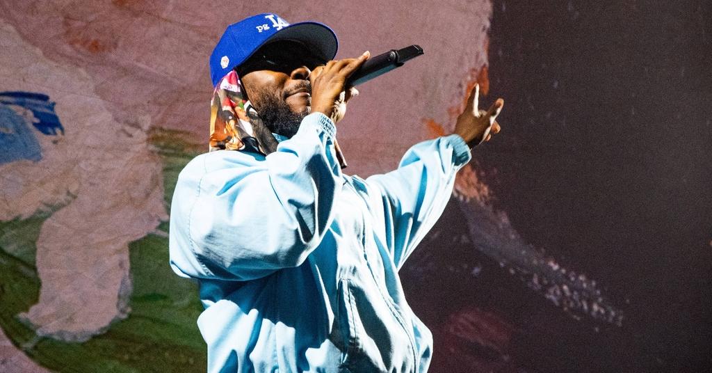 What Happened to Kendrick Lamar’s Hand?
