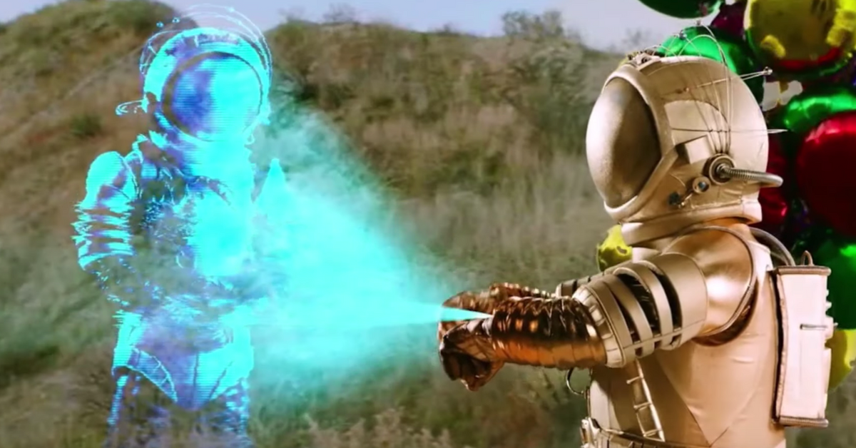 Does Hunter Hayes Know Sign Language? If So, He's Definitely the Astronaut