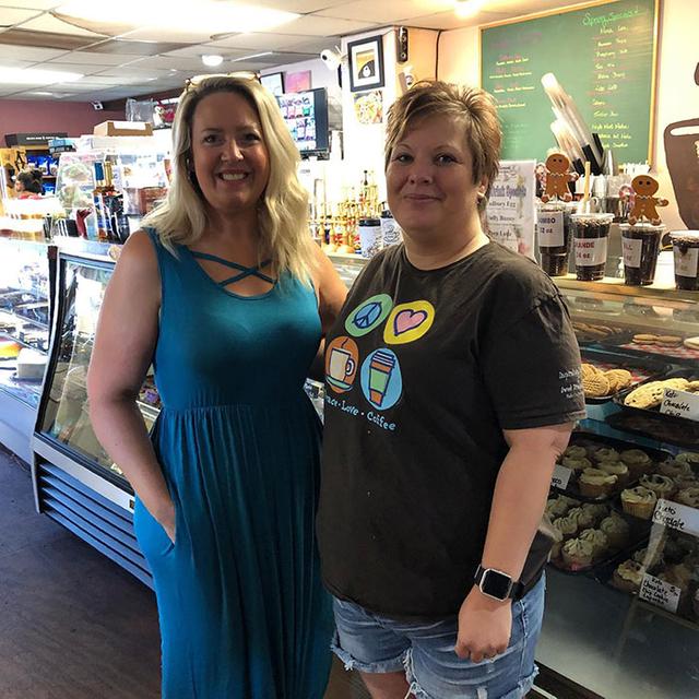 This Amazon Cake Is Perfect for the Person Who Orders a Lot of Things ...