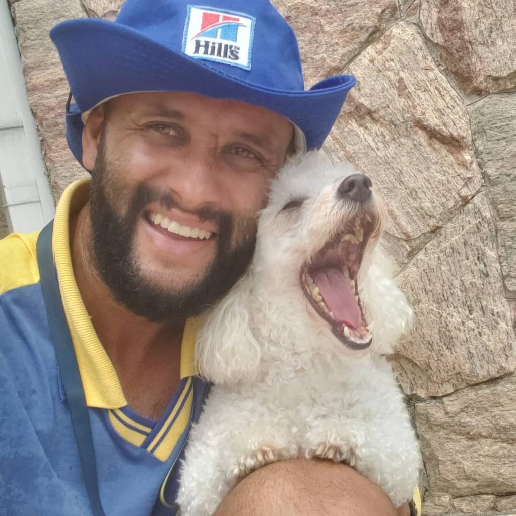 Mailman Takes Photos With Every Pet He Sees on His Route