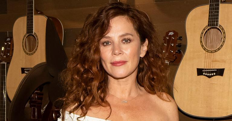 Can Anna Friel Sing? Actress Performs in Fox Drama ‘Monarch’