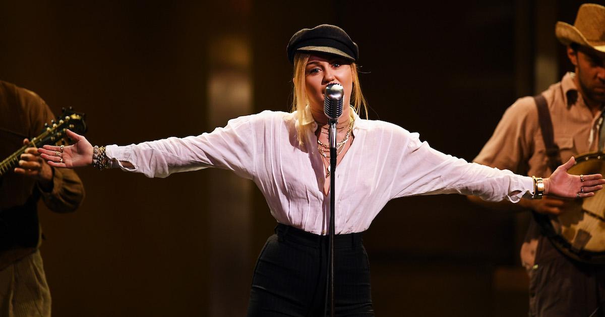 Does Miley Cyrus Have Fake Teeth? Here's What We Know