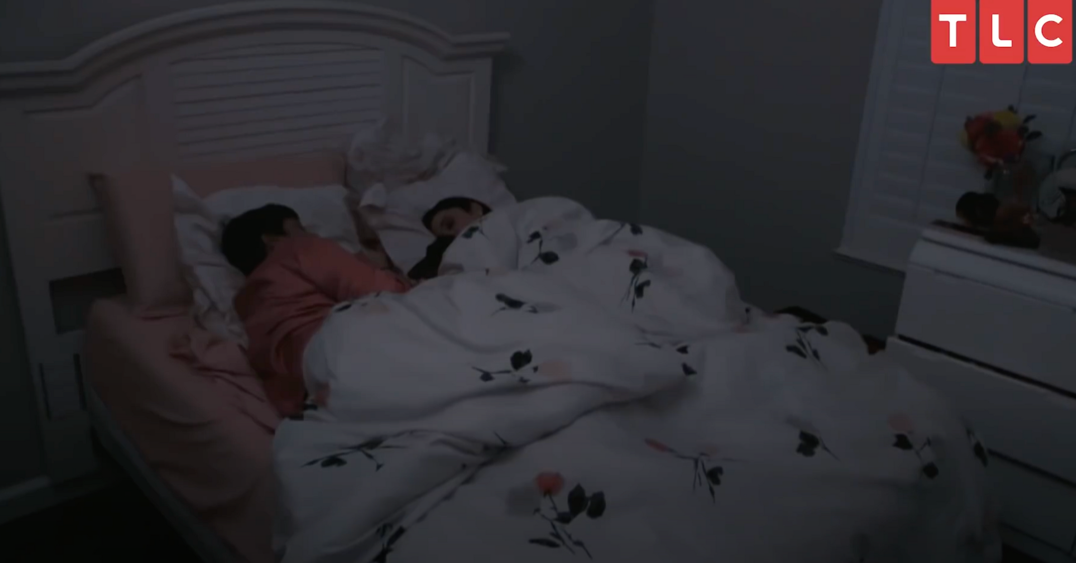 'sMothered's Sarah and Laurie Love Their Nightly Cuddle Sessions