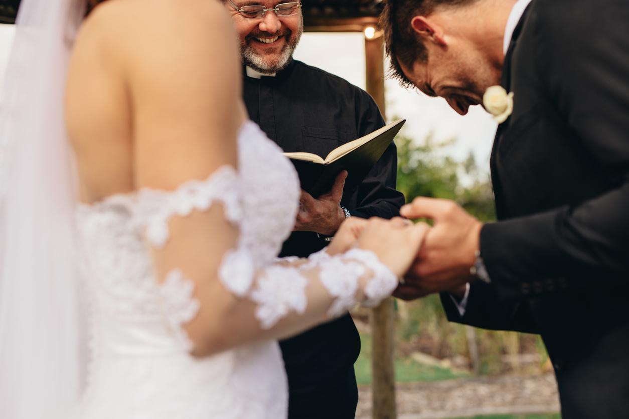 10 of the Cringiest Weddings People Have Ever Attended