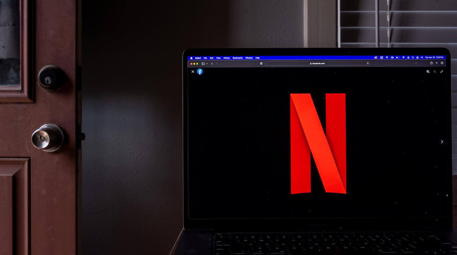 Best Tweets in Reaction to Netflix's Password Sharing Ban