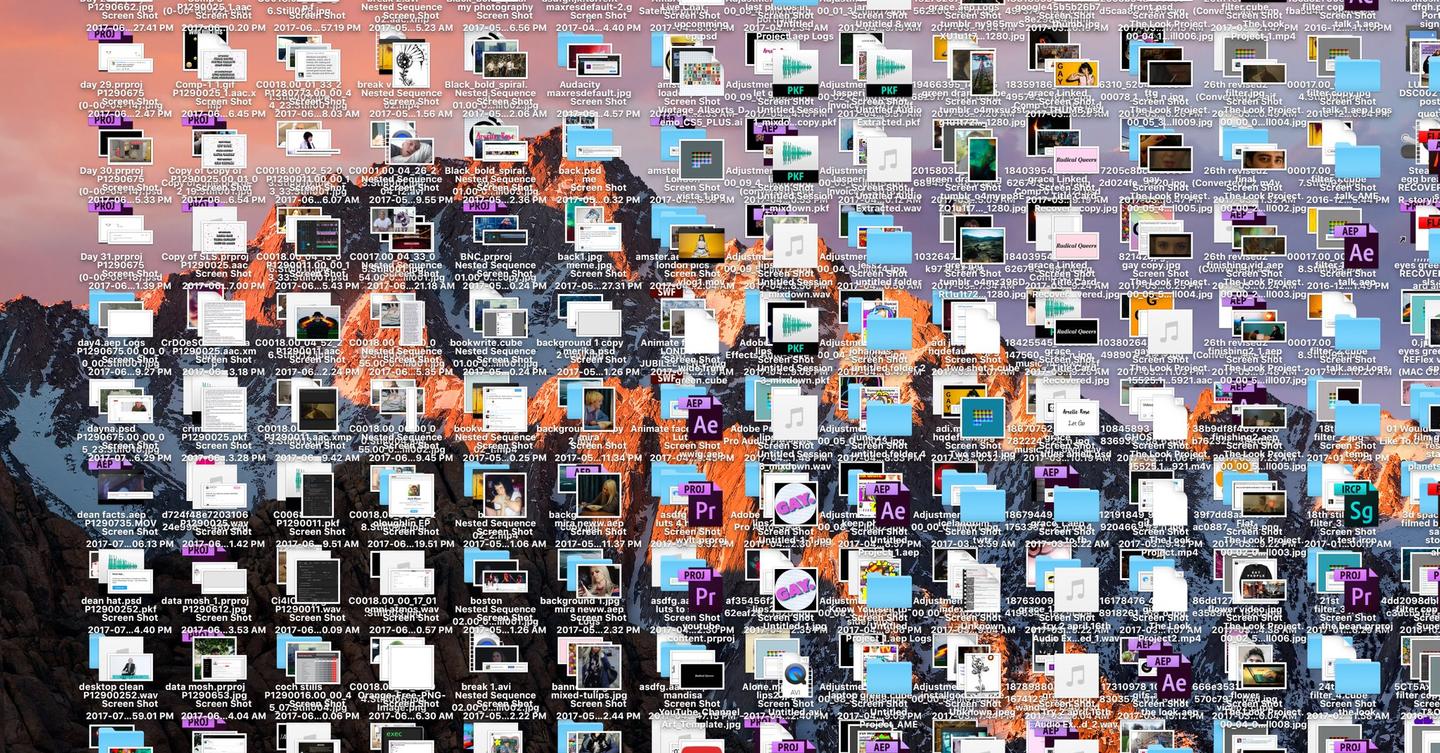 These Cluttered Computer Desktops Will Give Your Inner Neat Freak Anxiety