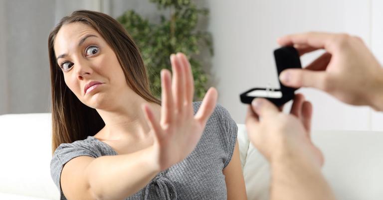 Woman Shares Ugly Engagement Ring Horror Story on Twitter