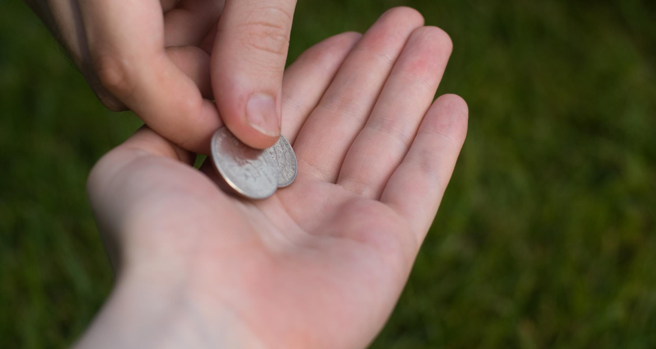 People Share the Useless Things They Always Carry With Them