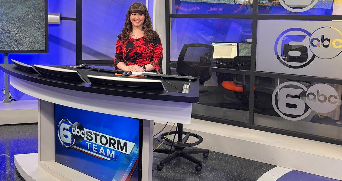 Meteorologist Claims She Was Fired For Having Curly Hair — Update