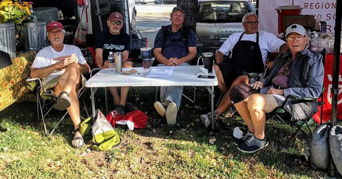 "Geezers" Jokingly Offered Free Advice at Farmer's Market and Now They ...