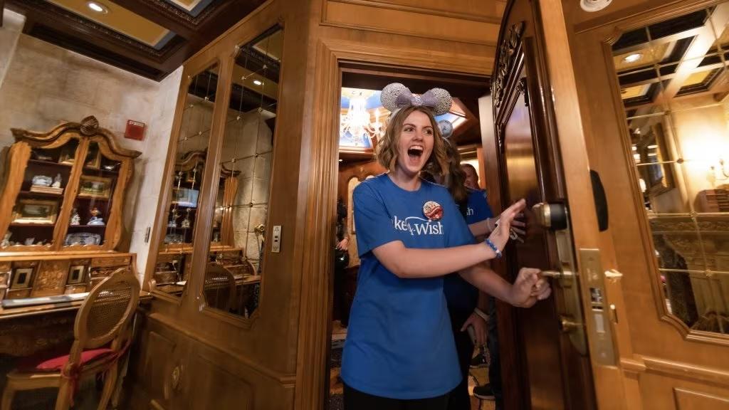 How to Stay in the Cinderella’s Castle Suite at Disney World