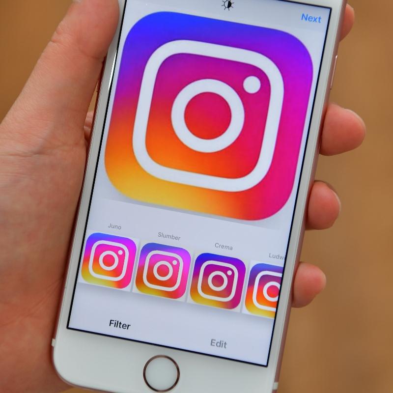 Wondering How to Post Multiple Photos on Instagram in 2021? Fans Aren't ...
