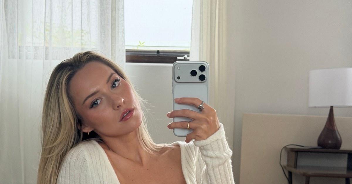 Model Forrest Smith Gets Banned From Family Christmas Over Bikini Pics ...