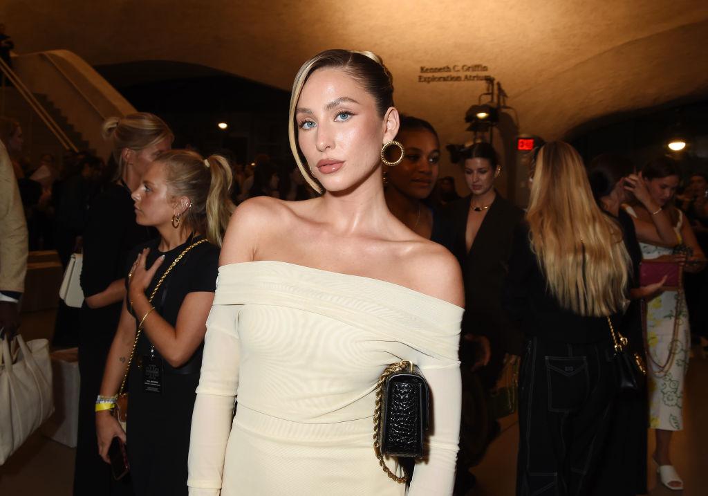 TikTok Influencer Alix Earle Has Five Siblings — Details