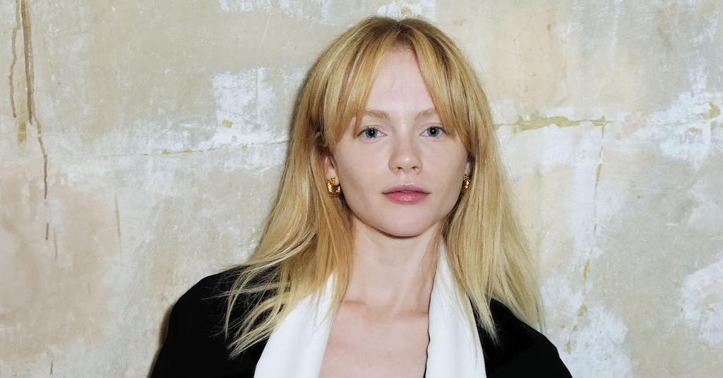 Joe Alwyn Tends to Keep His Dating History Fairly Private