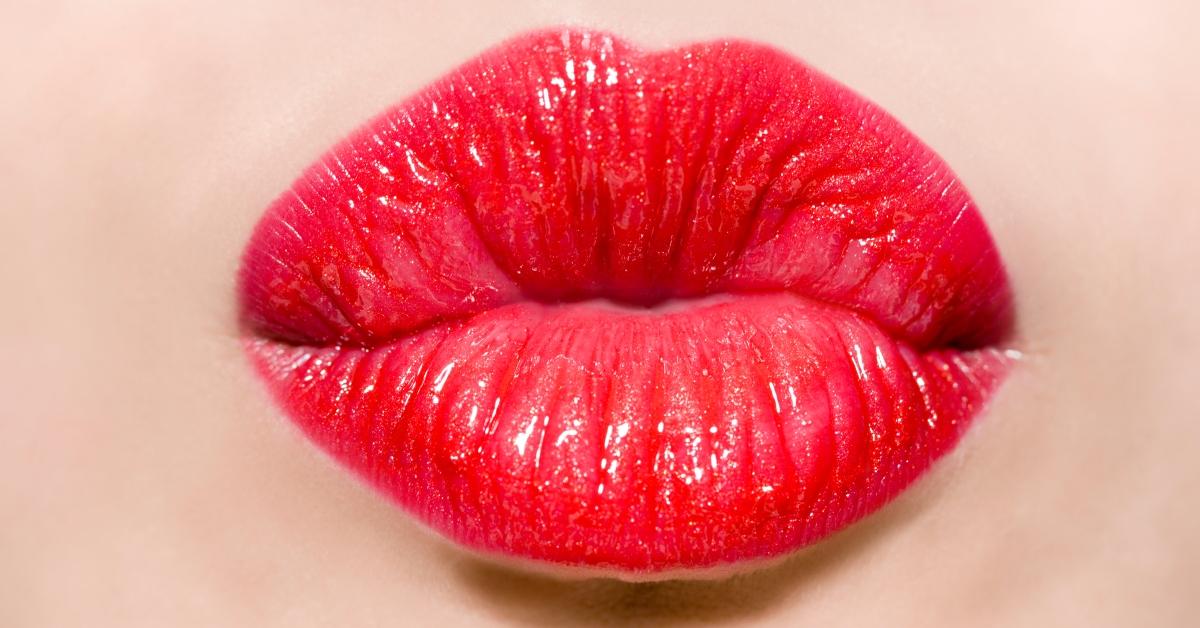 The TikTok-Viral Long-Distance Kissing Device Sure Is Creepy