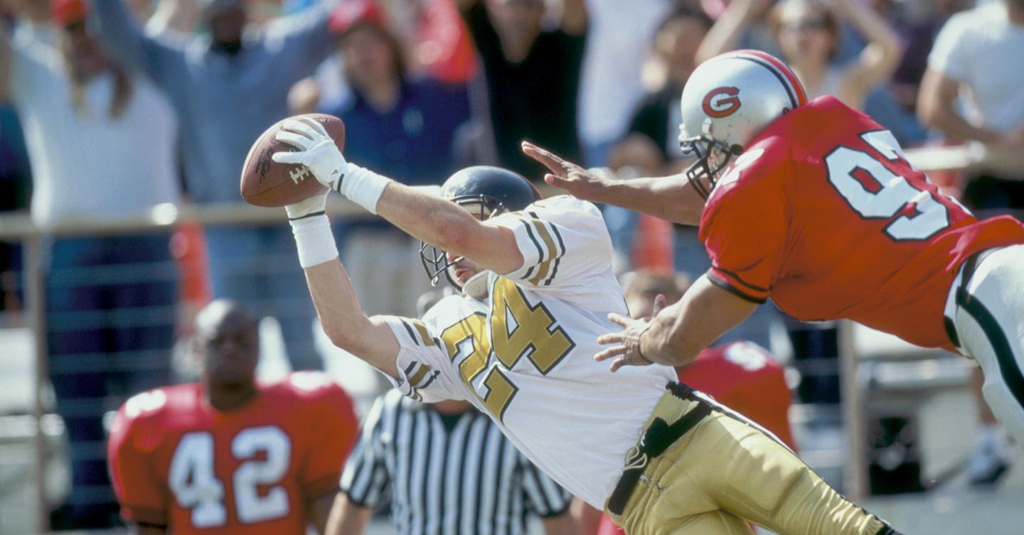 Why Do Football Players Wear Fanny Packs? Details