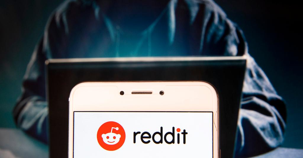 What Happened to "r/worldpolitics" on reddit? It's a Dumpster Fire