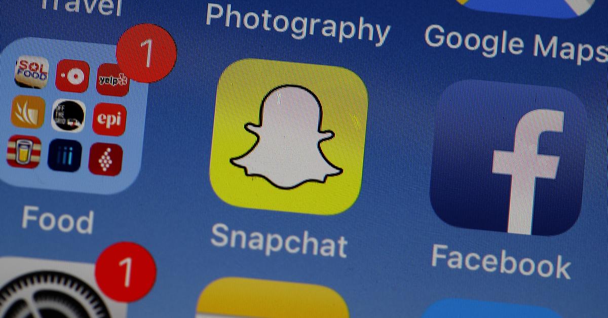 What Are the Snowmen on Snapchat For? Snowman Decorations on Snap Map