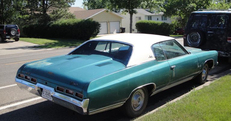 What Is a "Donk Car" in 'Street Outlaws'? Here's What to Know