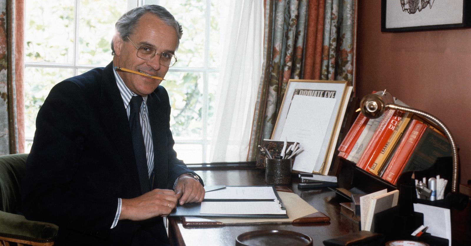 Who was Michael Shea? Details on the Queen’s Press Secretary