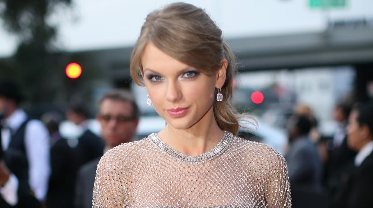 Why Is Taylor Swift So Popular? Let's Investigate