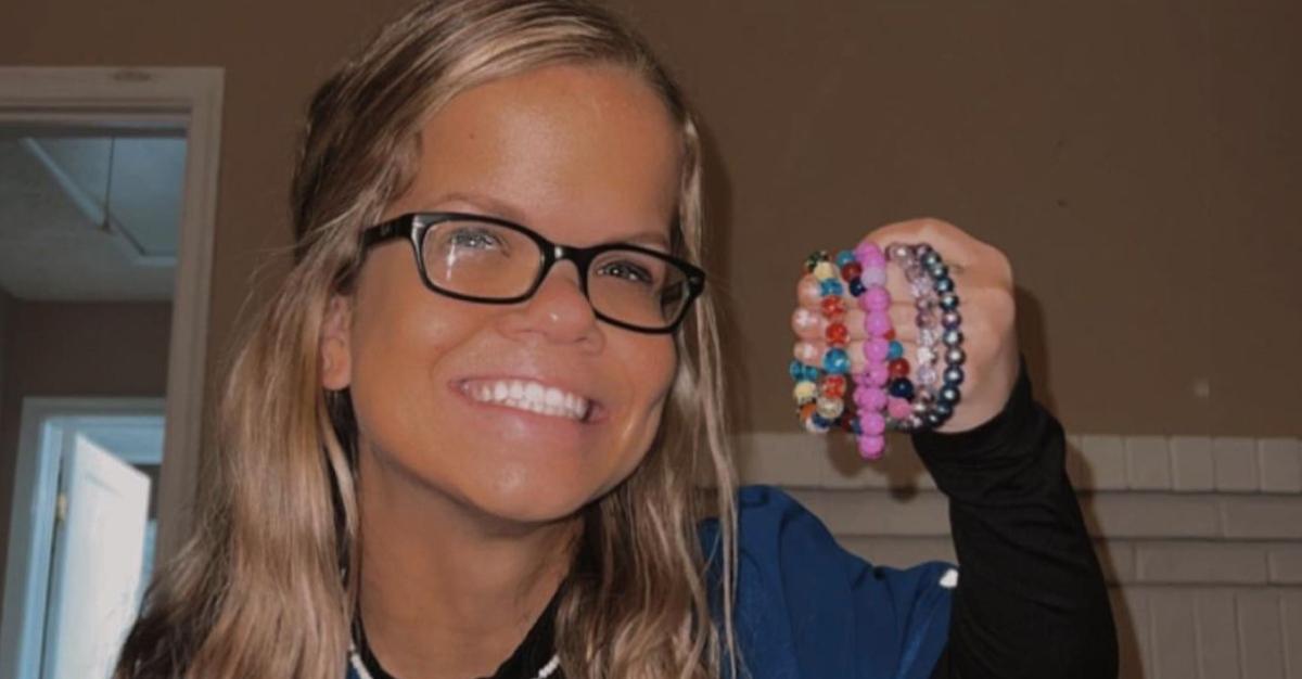 ‘7 Little Johnstons' — Details on Anna's Jewelry Business