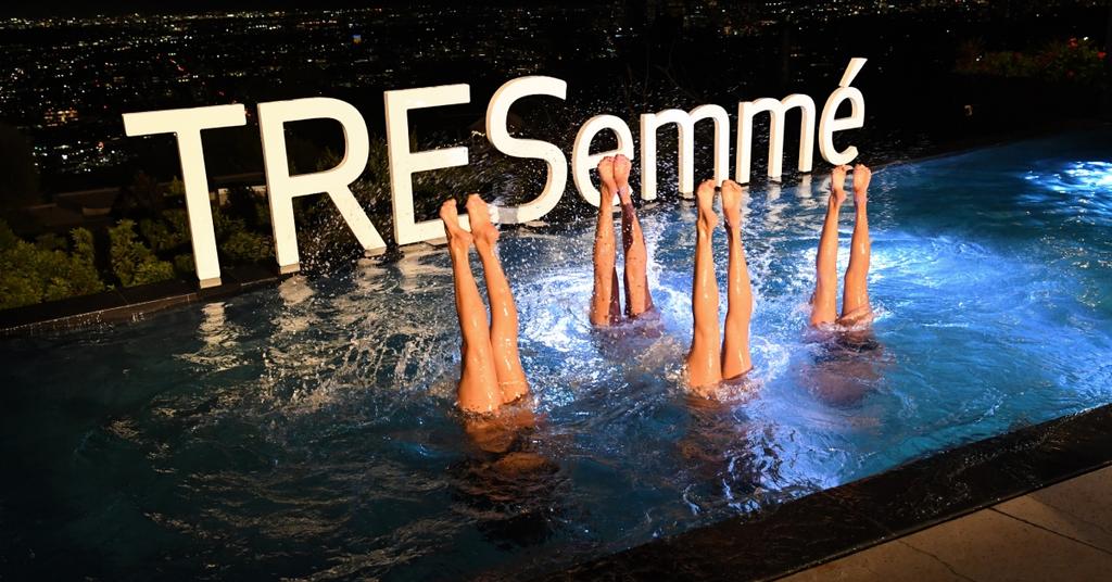 Why Artistic Swimmers Put Gelatin in Their Hair