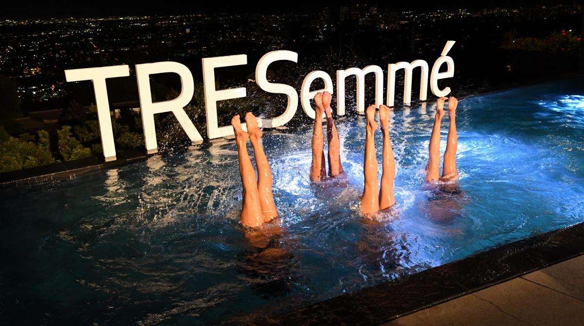 Why Artistic Swimmers Put Gelatin in Their Hair