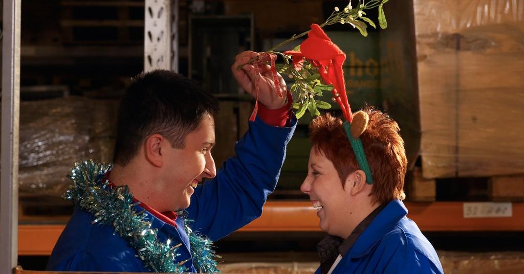 Why Do We Kiss Under The Mistletoe All About The Tradition