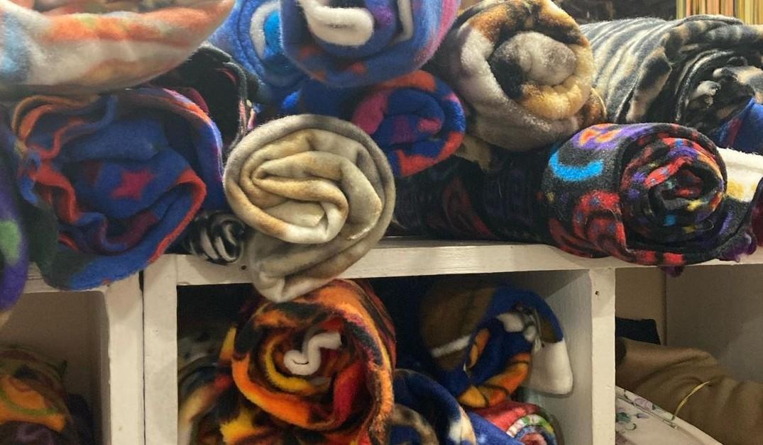 TikTok’s Blanket Trend: Make a Unique and No-Sew Reversible Blanket