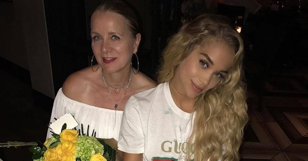 Who Are Jasmine Sanders' Parents? Details on the 'SI' Covergirl