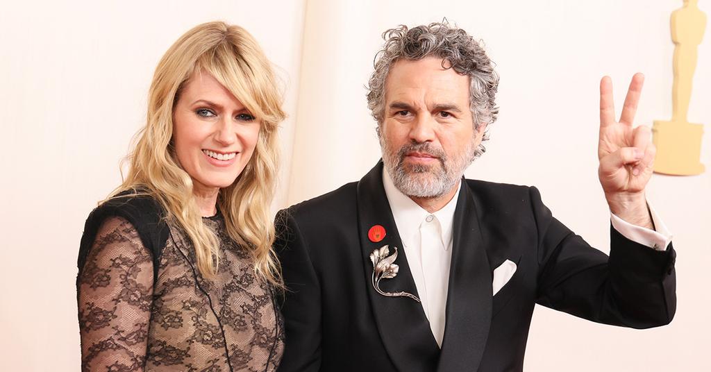 What Did the Red Pins Mean at the 2024 Oscars? Details