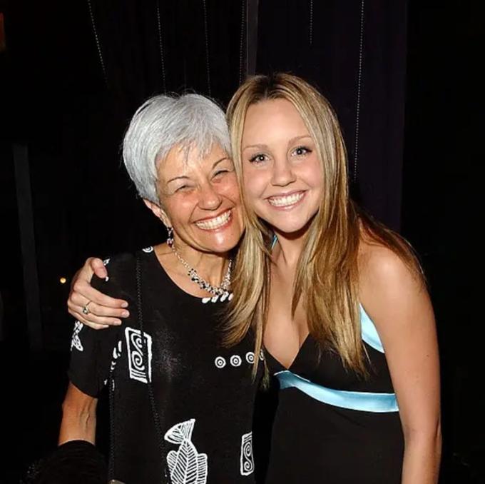 Who Are Amanda Bynes' Parents? Meet Rick and Lynn