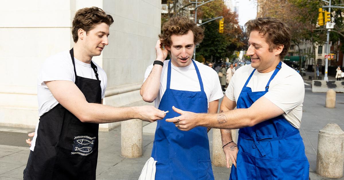 Jeremy Allen White Lookalike Contests Crop up Across U.S.
